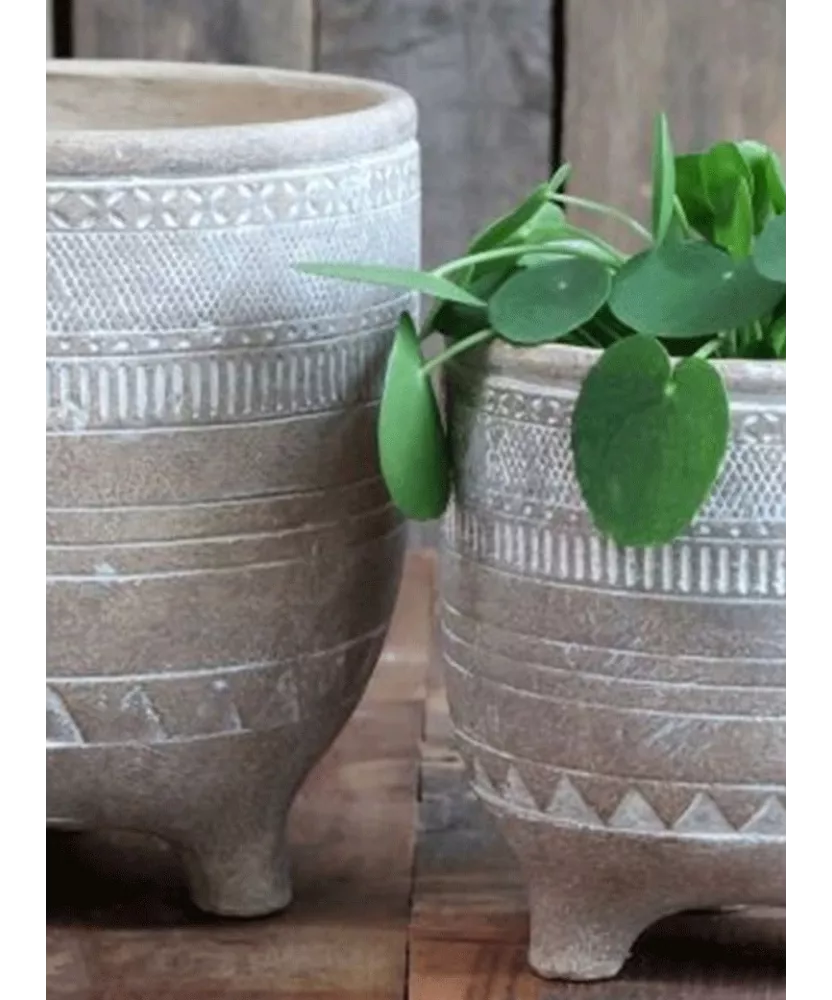 Cache-pot en terre cuite sur pieds beige avec motifs. Petit modèle