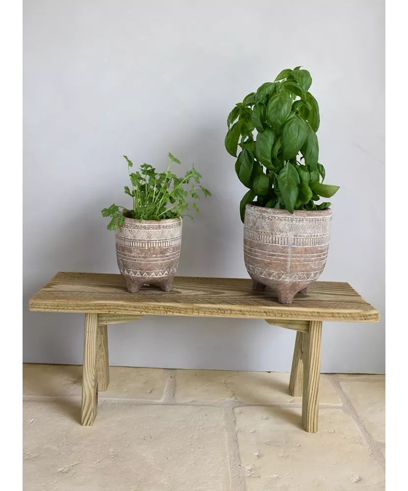 Cache pot naturel en terre cuite sur pieds modèle Evron. Modèle médium